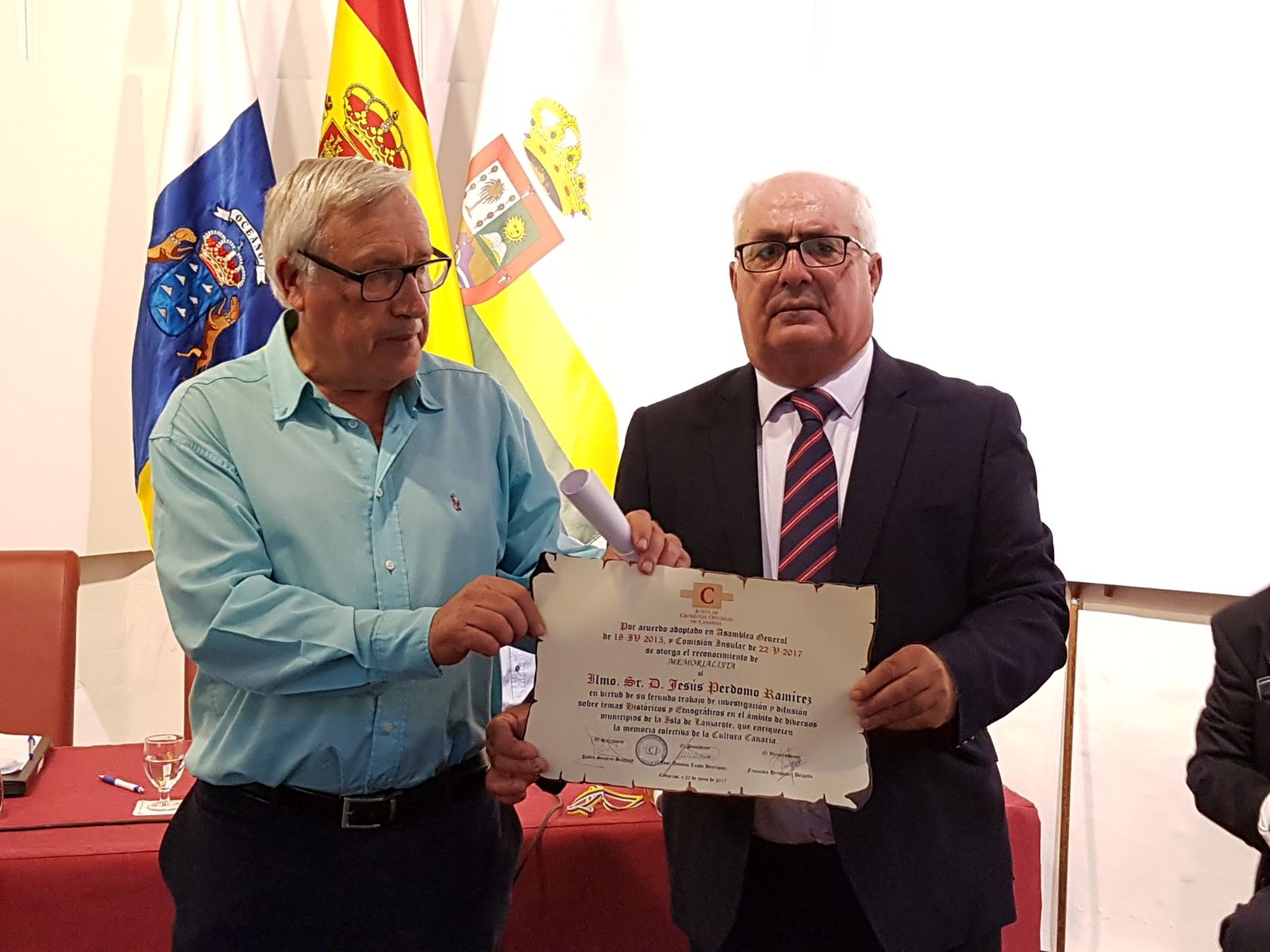 Jesús Perdomo y Óscar Torres reciben la distinción como ‘Memorialistas ...