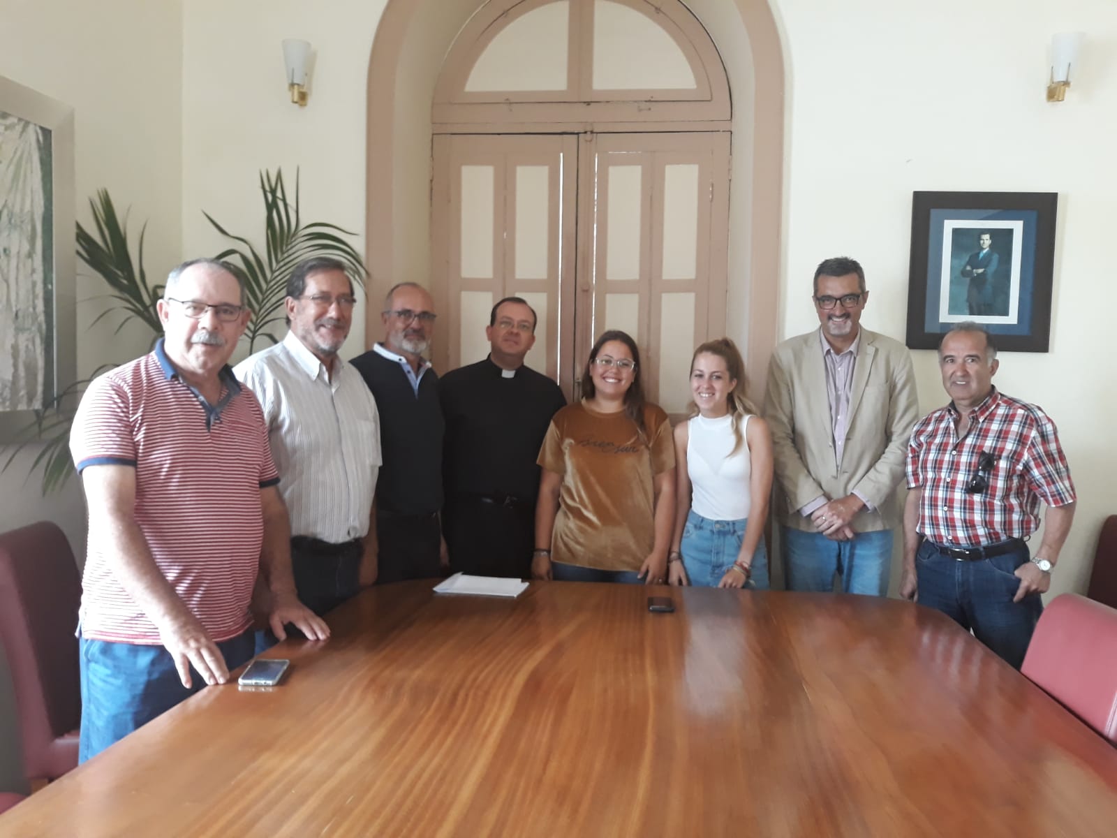 Dos estudiantes de Haría reciben las becas Luis Ramírez – Ayuntamiento ...