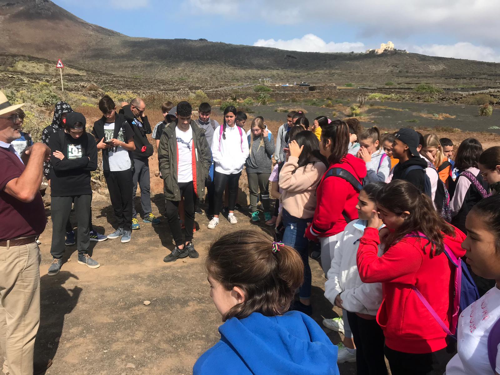 Los alumnos del IES Haría participan en el proyecto ‘Apadrina un árbol ...