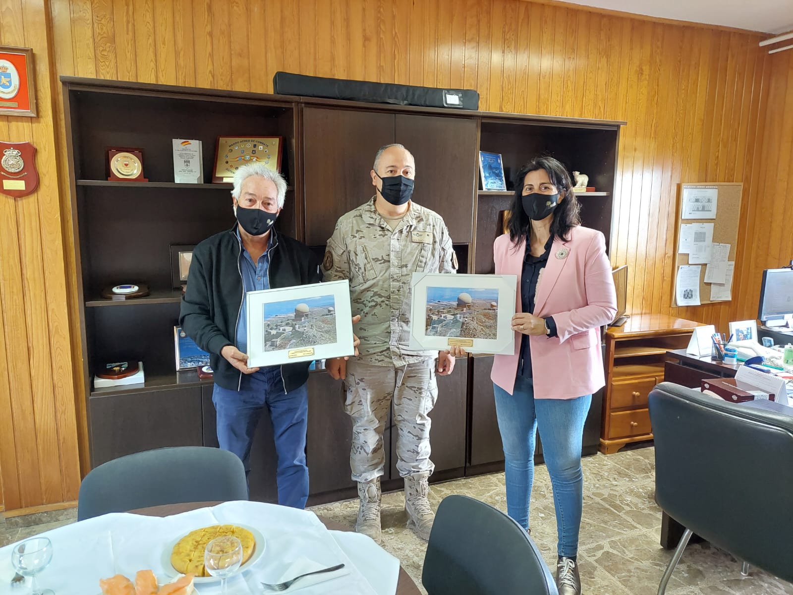 El EVA 22 premia a Haría por su colaboración en las Jornadas de ...